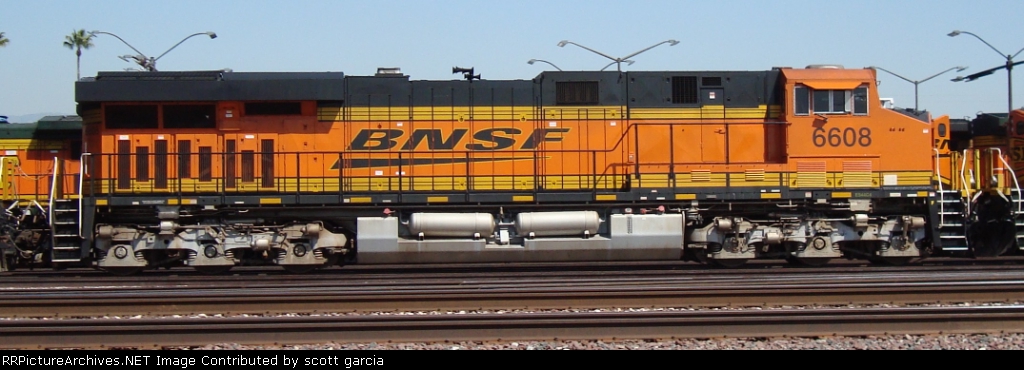 BNSF 6608